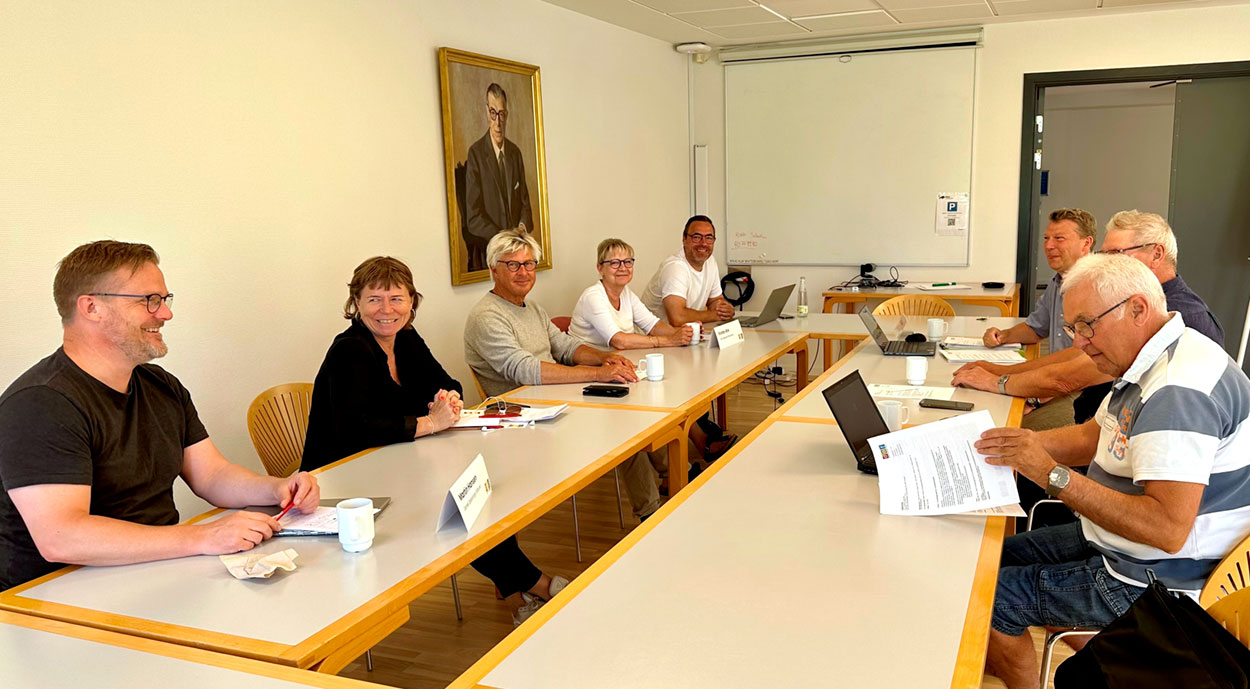 Hovedbestyrelsen er i arbejdstøjet | Dansk Oplysnings Forbund